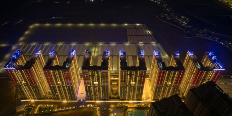 Martin Illuminates the Luxurious Tokyo Riverside Apartment Complex ...